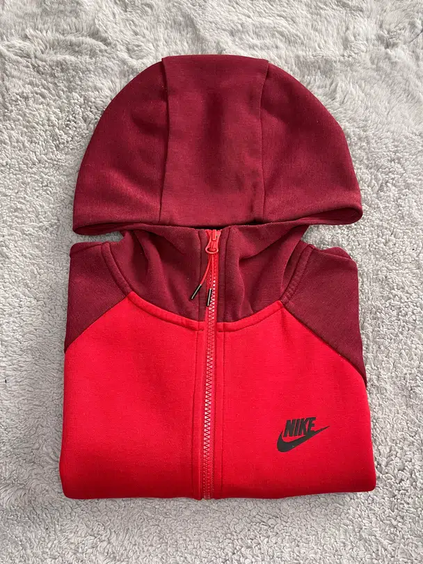 Voggt - buy 5 / VESTE NIKE TECH ROUGE