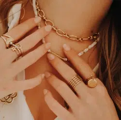 Voggt - buy Bijoux neuf vu en LIVE - Matière précisée en LIVE