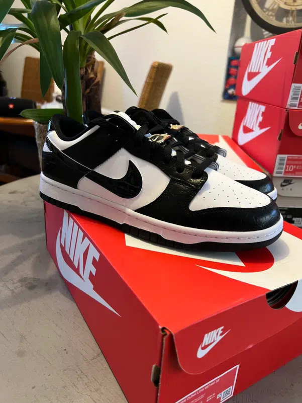 Voggt - buy Nike | #18 DUNK LOW RETRO SE GOLD/BK DR9511 | Noir | 44