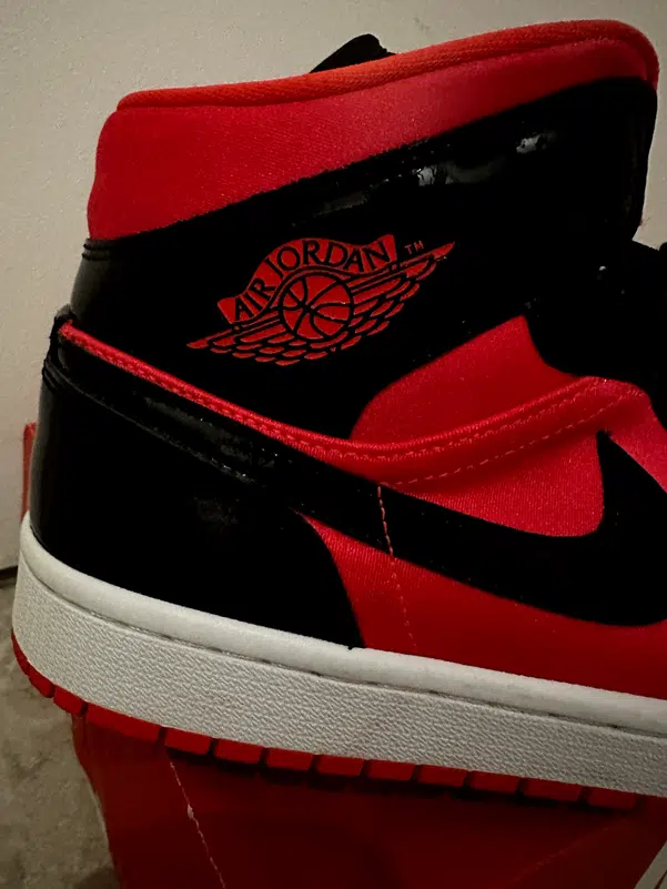 Voggt - buy #2 Nike | J1 mid hot punch | Rouge | 41