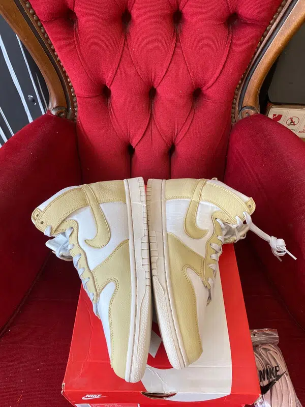 Voggt - buy Nike | Dunk High beige LX | Beige | 42