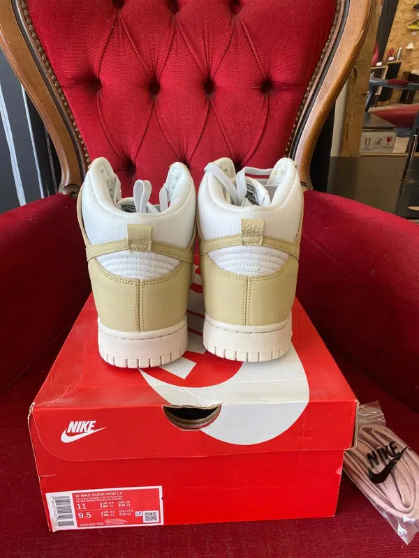 Voggt - buy Nike | Dunk High beige LX | Beige | 42