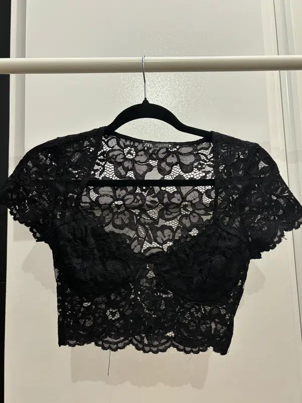 Voggt - buy 24. Top dentelle zara T.S