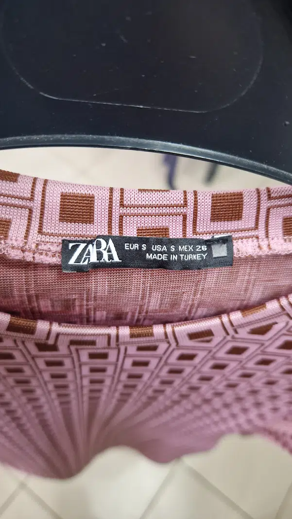 Voggt - buy 1 - ZARA - ROBE MOULANTE TAILLE S