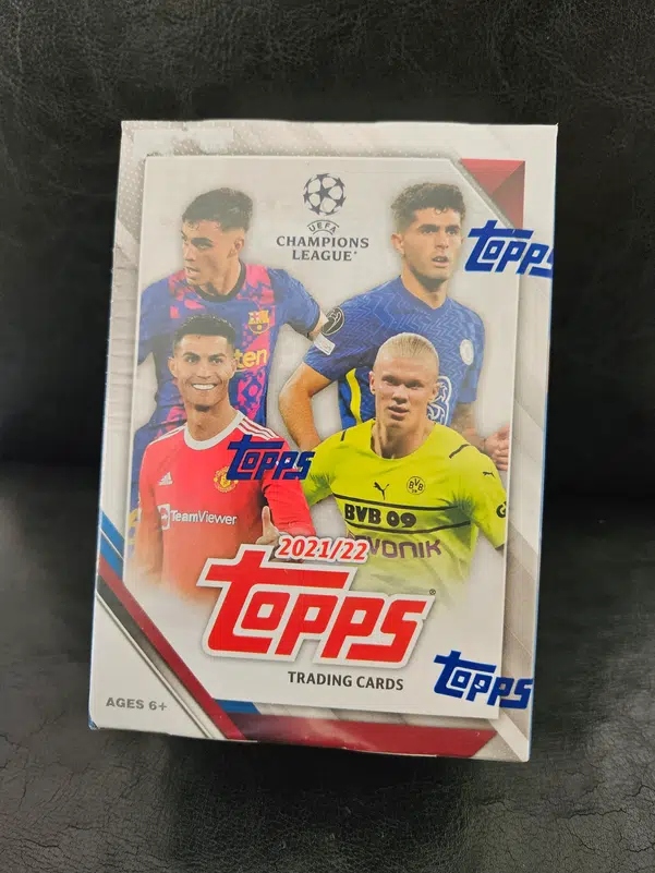 Voggt - buy blaster topps ucc flagship 2021/22